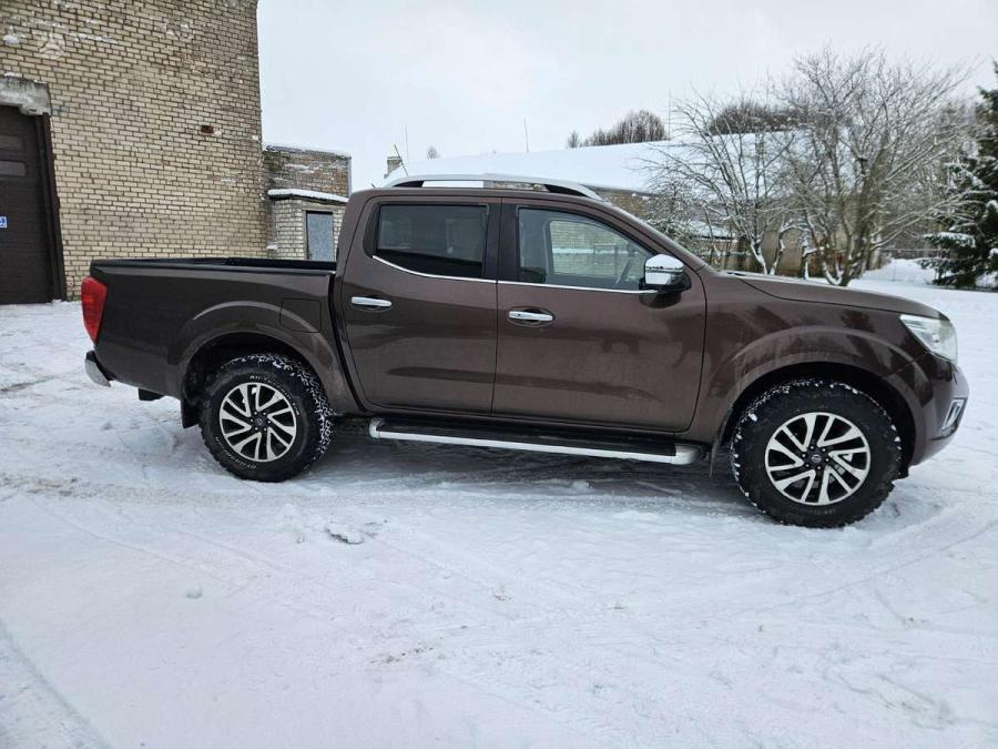 Brūns Nissan Navara 2019 Telšiai, ar dzinēja tilpumu 2.30 L un nobraukumu 215 tūkst. km par 14600 €, foto 5 vietnē AUTOMOTO.COM.LV
