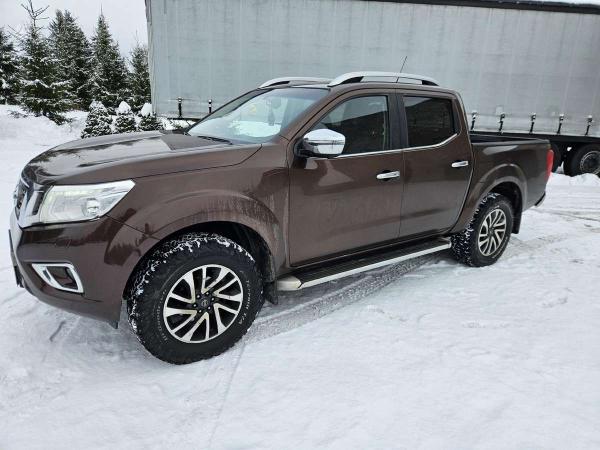 Brown Nissan Navara 2019 in Telschi, with an engine capacity of 2.30 L and mileage of 215 thousand km for 14600 €, photo 7 on AUTOMOTO.COM.LV