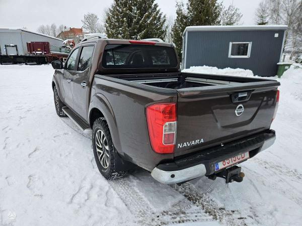 Brown Nissan Navara 2019 in Telschi, with an engine capacity of 2.30 L and mileage of 215 thousand km for 14600 €, photo 10 on AUTOMOTO.COM.LV