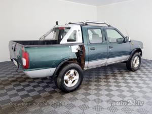 Nissan Navara 2004 in Tallinn, with an engine capacity of 2.50 L and mileage of 374 thousand km for 1599 €, photo 4 on AUTOMOTO.COM.LV