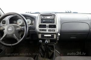 Nissan Navara 2004 in Tallinn, with an engine capacity of 2.50 L and mileage of 374 thousand km for 1599 €, photo 6 on AUTOMOTO.COM.LV