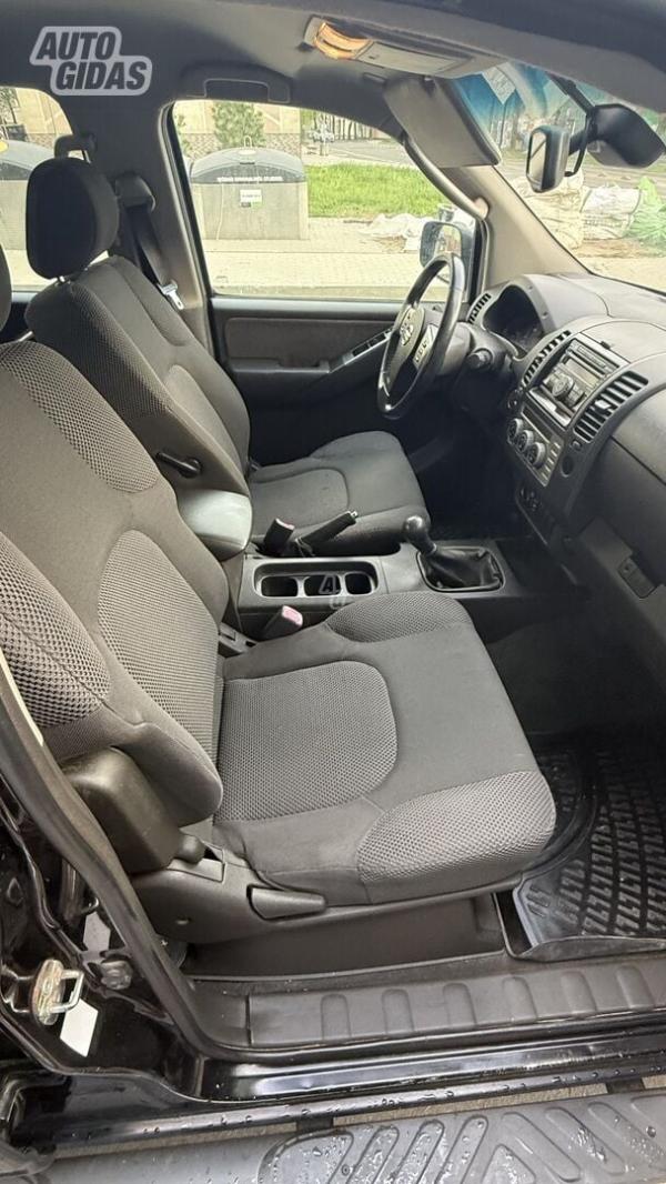 Nissan Navara 2007 in Klaipeda, with an engine capacity of 2.50 L and mileage of 243 thousand km for 6000 €, photo 4 on AUTOMOTO.COM.LV