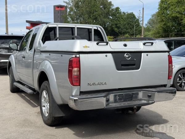 Nissan Navara 2007 in Riga, with an engine capacity of 2.40 L and mileage of 0 thousand km for 8800 €, photo 4 on AUTOMOTO.COM.LV