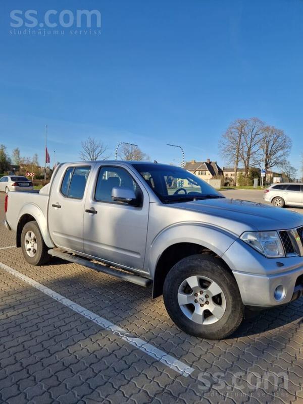Nissan Navara 2007 in Saldus, with an engine capacity of 2.50 L and mileage of 235 thousand km for 4750 €, photo 1 on AUTOMOTO.COM.LV