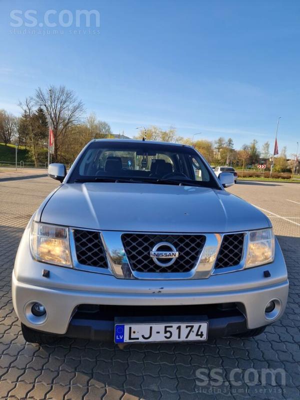 Nissan Navara 2007 in Saldus, with an engine capacity of 2.50 L and mileage of 235 thousand km for 4750 €, photo 2 on AUTOMOTO.COM.LV