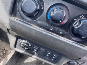Nissan Navara 2008 in Siauliai, with an engine capacity of 2.50 L and mileage of 111 thousand km for 2100 €, photo 7 on AUTOMOTO.COM.LV