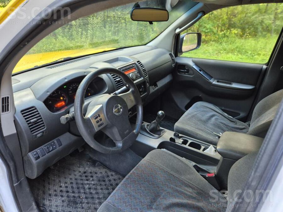 Nissan Navara 2013 in Riga, with an engine capacity of 2.50 L and mileage of 230 thousand km for 6450 €, photo 6 on AUTOMOTO.COM.LV