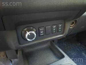 Nissan Navara 2013 in Riga, with an engine capacity of 2.50 L and mileage of 230 thousand km for 6450 €, photo 8 on AUTOMOTO.COM.LV