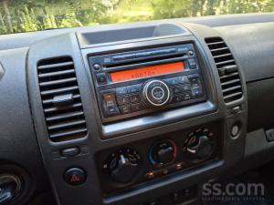 Nissan Navara 2013 in Riga, with an engine capacity of 2.50 L and mileage of 230 thousand km for 6450 €, photo 9 on AUTOMOTO.COM.LV