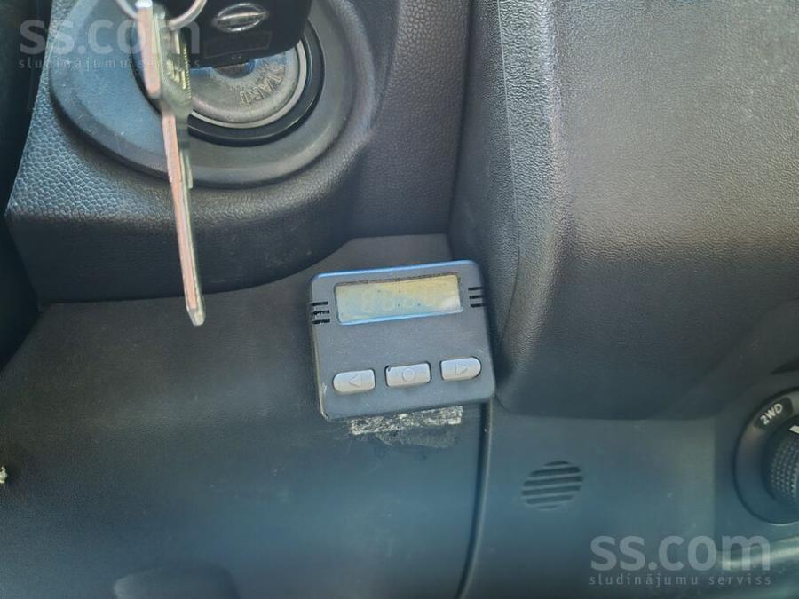 Nissan Navara 2013 in Riga, with an engine capacity of 2.50 L and mileage of 230 thousand km for 6450 €, photo 11 on AUTOMOTO.COM.LV