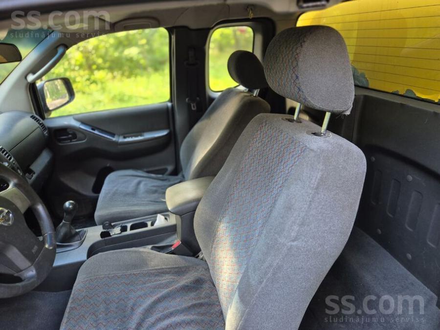 Nissan Navara 2013 in Riga, with an engine capacity of 2.50 L and mileage of 230 thousand km for 6450 €, photo 18 on AUTOMOTO.COM.LV