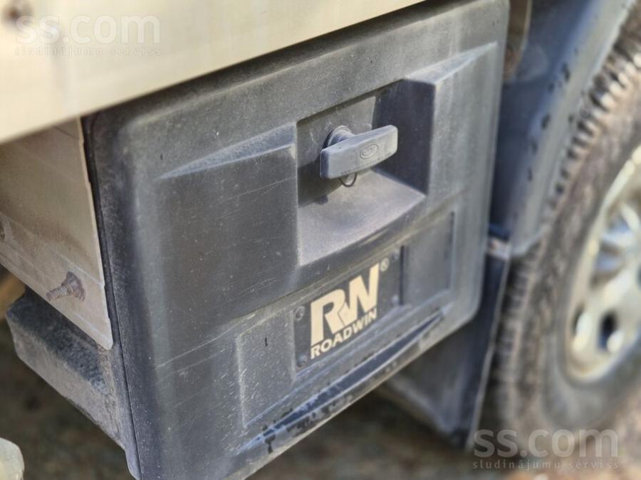 Nissan Navara 2013 in Riga, with an engine capacity of 2.50 L and mileage of 230 thousand km for 6450 €, photo 19 on AUTOMOTO.COM.LV