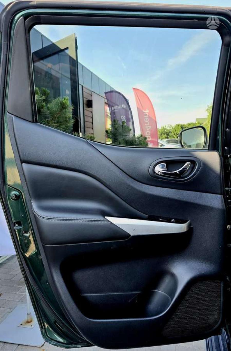 Zaļš Nissan Navara 2017 Tauragė, ar dzinēja tilpumu 2.30 L un nobraukumu 174 tūkst. km par 11450 €, foto 28 vietnē AUTOMOTO.COM.LV