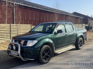 Zaļš Nissan Navara 2007 Talsi, ar dzinēja tilpumu 2.50 L un nobraukumu 237 tūkst. km par 6500 €, foto  vietnē AUTOMOTO.COM.LV