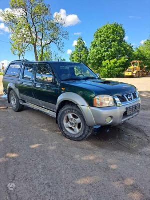 Zaļš Nissan Navara 2007 Bauska, ar dzinēja tilpumu 2.50 L un nobraukumu 400 tūkst. km par 3900 €, foto  vietnē AUTOMOTO.COM.LV