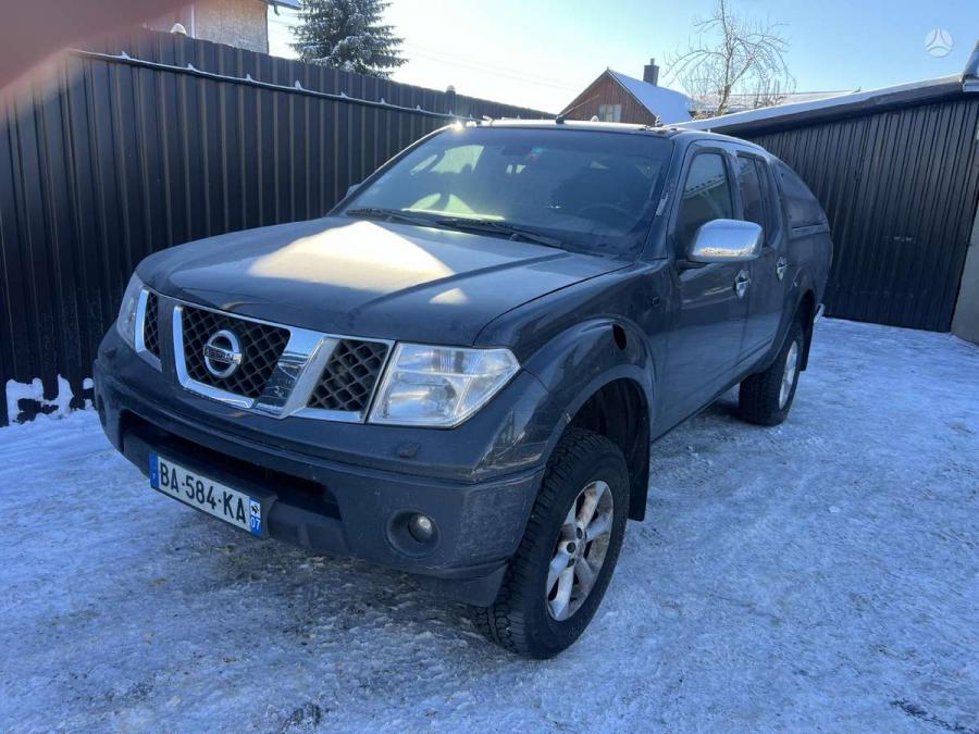 Pelēks Nissan Navara 2006 Kauņa, ar dzinēja tilpumu 2.50 L un nobraukumu 355 tūkst. km par 4900 €, foto 1 vietnē AUTOMOTO.COM.LV