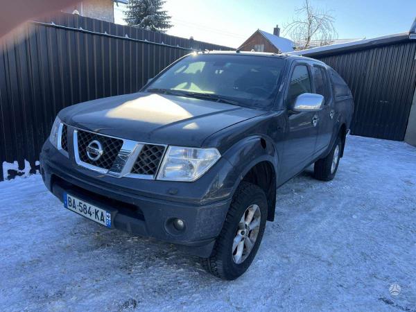 Pelēks Nissan Navara 2006 Kauņa, ar dzinēja tilpumu 2.50 L un nobraukumu 355 tūkst. km par 4600 €, foto 1 vietnē AUTOMOTO.COM.LV