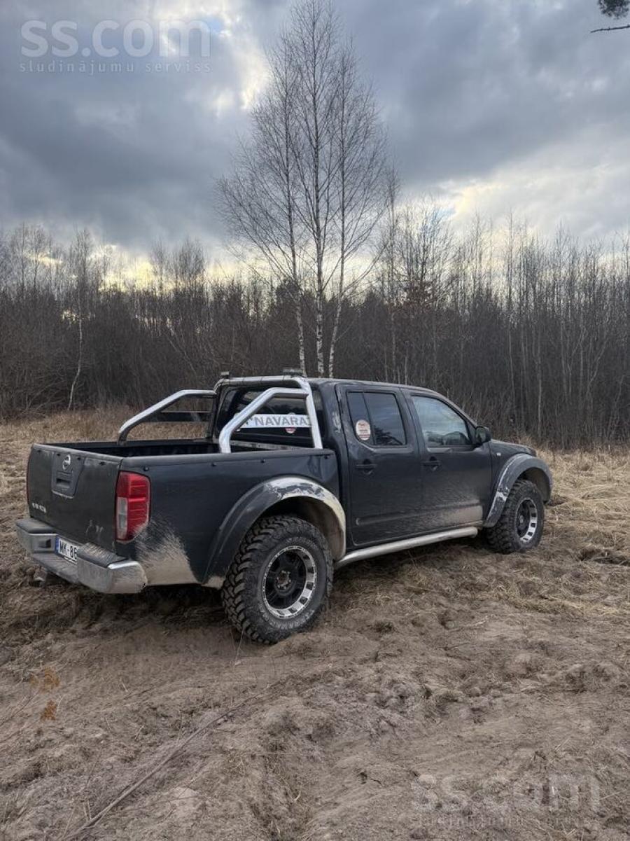 Pelēks Nissan Navara 2006 Rīga, ar dzinēja tilpumu 2.50 L un nobraukumu 326 tūkst. km par 5500 €, foto 5 vietnē AUTOMOTO.COM.LV