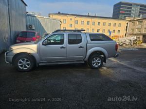 Grey Nissan Navara 2008 in Tallinn, with an engine capacity of 2.50 L and mileage of 255 thousand km for 4900 €, photo 2 on AUTOMOTO.COM.LV