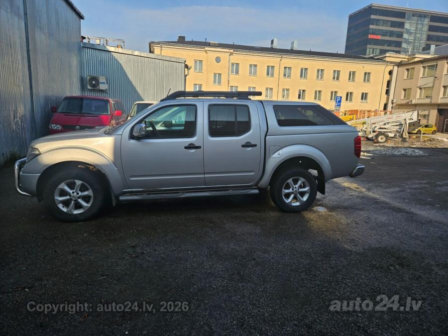Grey Nissan Navara 2008 in Tallinn, with an engine capacity of 2.50 L and mileage of 255 thousand km for 4900 €, photo 2 on AUTOMOTO.COM.LV