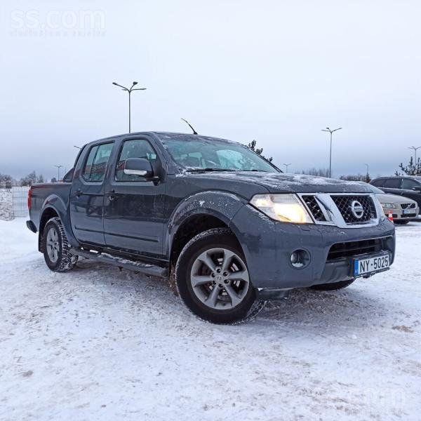 Grey Nissan Navara 2010 in Daugavpils, with an engine capacity of 2.50 L and mileage of 0 thousand km for 6300 €, photo 2 on AUTOMOTO.COM.LV