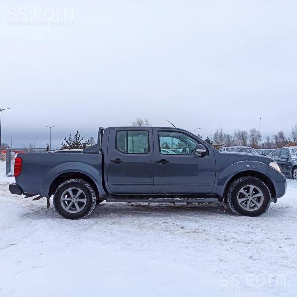 Grey Nissan Navara 2010 in Daugavpils, with an engine capacity of 2.50 L and mileage of 0 thousand km for 6300 €, photo 8 on AUTOMOTO.COM.LV