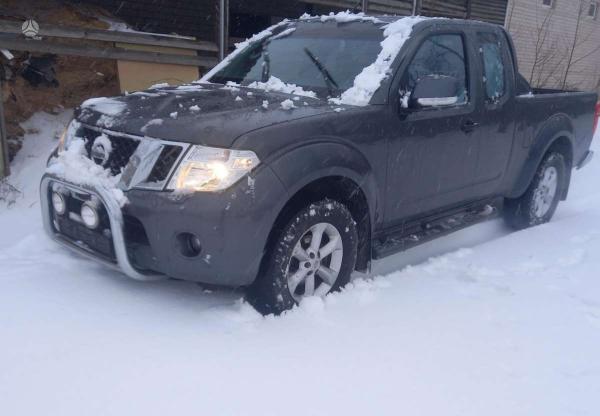Pelēks Nissan Navara 2011 Panevēža, ar dzinēja tilpumu 2.50 L un nobraukumu 230 tūkst. km par 3750 €, foto 1 vietnē AUTOMOTO.COM.LV