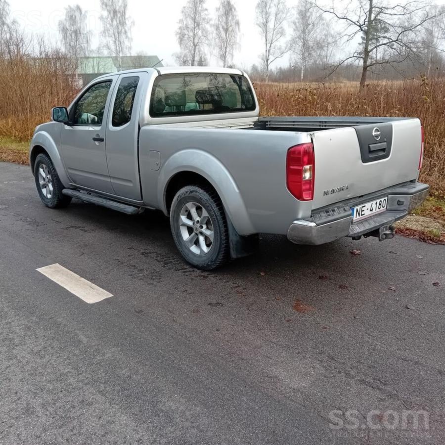 Pelēks Nissan Navara 2011 Liepāja, ar dzinēja tilpumu 2.50 L un nobraukumu 297 tūkst. km par 6950 €, foto 6 vietnē AUTOMOTO.COM.LV