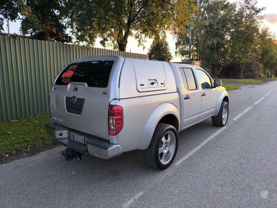 Grey Nissan Navara 2011 in Marijampole, with an engine capacity of 2.49 L and mileage of 274 thousand km for 4950 €, photo 6 on AUTOMOTO.COM.LV