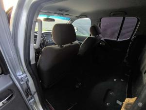 Grey Nissan Navara 2011 in Marijampole, with an engine capacity of 2.49 L and mileage of 274 thousand km for 4950 €, photo 12 on AUTOMOTO.COM.LV