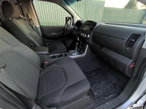 Grey Nissan Navara 2011 in Marijampole, with an engine capacity of 2.49 L and mileage of 274 thousand km for 4950 €, photo 13 on AUTOMOTO.COM.LV