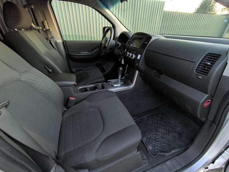 Grey Nissan Navara 2011 in Marijampole, with an engine capacity of 2.49 L and mileage of 274 thousand km for 4950 €, photo 13 on AUTOMOTO.COM.LV