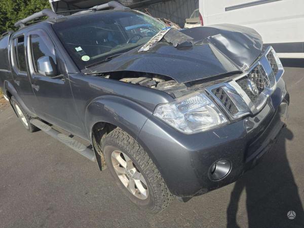 Grey Nissan Navara 2012 in Taurage, with an engine capacity of 2.50 L and mileage of 274 thousand km for 5300 €, photo 1 on AUTOMOTO.COM.LV