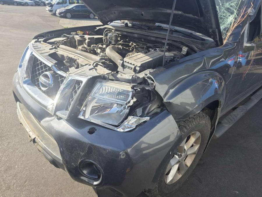 Pelēks Nissan Navara 2012 Tauragė, ar dzinēja tilpumu 2.50 L un nobraukumu 274 tūkst. km par 5300 €, foto 4 vietnē AUTOMOTO.COM.LV