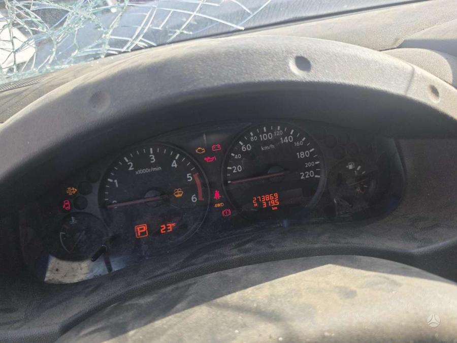 Pelēks Nissan Navara 2012 Tauragė, ar dzinēja tilpumu 2.50 L un nobraukumu 274 tūkst. km par 5300 €, foto 12 vietnē AUTOMOTO.COM.LV