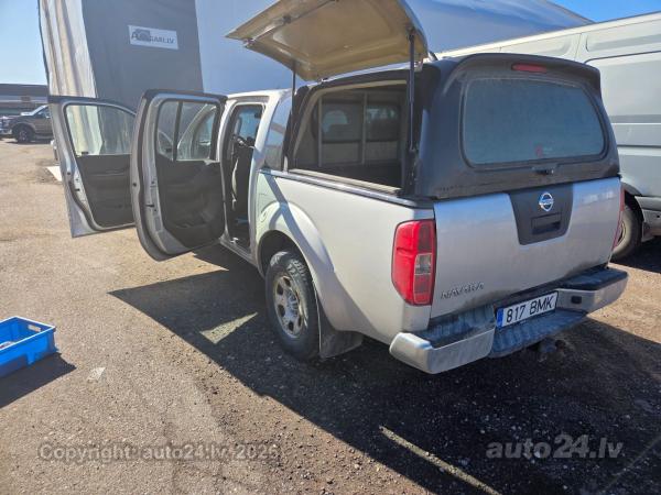 Grey Nissan Navara 2014 in Tallinn, with an engine capacity of 2.50 L and mileage of 342 thousand km for 9796 €, photo 3 on AUTOMOTO.COM.LV