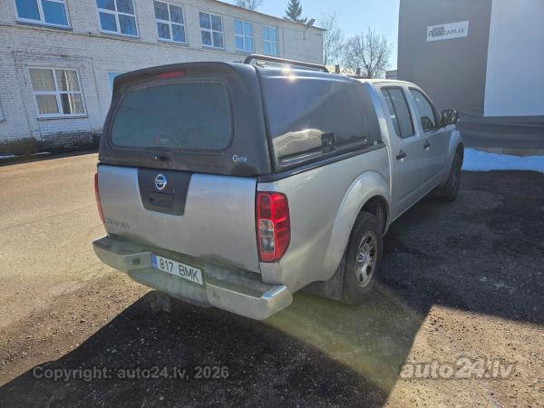 Grey Nissan Navara 2014 in Tallinn, with an engine capacity of 2.50 L and mileage of 342 thousand km for 9796 €, photo 4 on AUTOMOTO.COM.LV