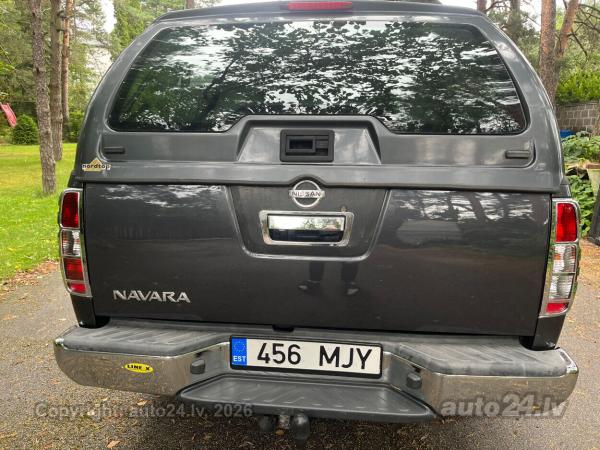 Grey Nissan Navara 2015 in Tallinn, with an engine capacity of 3.00 L and mileage of 0 thousand km for 15900 €, photo 4 on AUTOMOTO.COM.LV