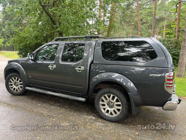 Grey Nissan Navara 2015 in Tallinn, with an engine capacity of 3.00 L and mileage of 0 thousand km for 15900 €, photo 10 on AUTOMOTO.COM.LV
