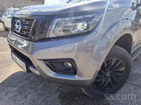 Grey Nissan Navara 2019 in Talsi, with an engine capacity of 2.30 L and mileage of 225 thousand km for 20800 €, photo 3 on AUTOMOTO.COM.LV
