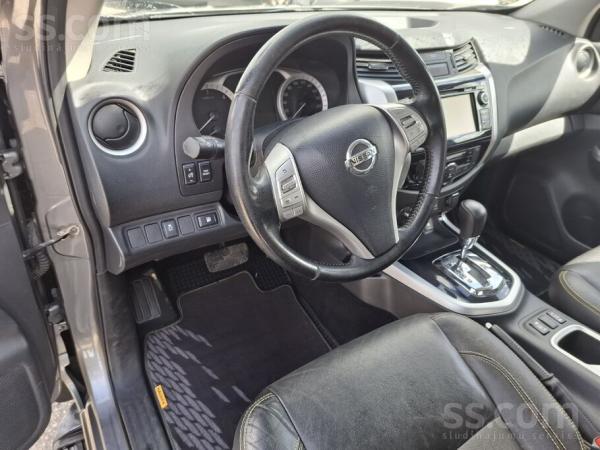 Grey Nissan Navara 2019 in Talsi, with an engine capacity of 2.30 L and mileage of 225 thousand km for 20800 €, photo 7 on AUTOMOTO.COM.LV