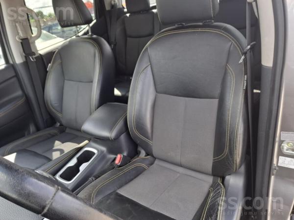 Grey Nissan Navara 2019 in Talsi, with an engine capacity of 2.30 L and mileage of 225 thousand km for 20800 €, photo 8 on AUTOMOTO.COM.LV