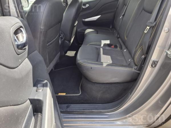 Grey Nissan Navara 2019 in Talsi, with an engine capacity of 2.30 L and mileage of 225 thousand km for 20800 €, photo 9 on AUTOMOTO.COM.LV
