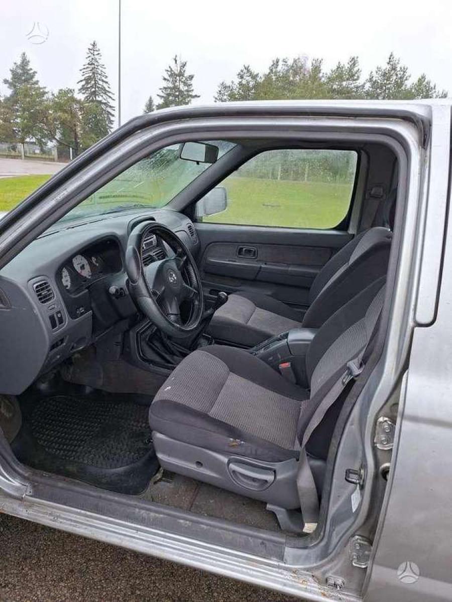 Pelēks Nissan Navara 2003 Panevēža, ar dzinēja tilpumu 2.49 L un nobraukumu 190 tūkst. km par 3800 €, foto 11 vietnē AUTOMOTO.COM.LV