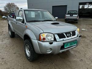 Grey Nissan Navara 2005 in Panevezys, with an engine capacity of 2.49 L and mileage of 205 thousand km for 3700 €, photo 2 on AUTOMOTO.COM.LV