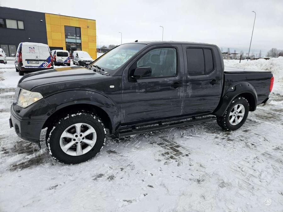 Pelēks Nissan Navara 2006 Telšiai, ar dzinēja tilpumu 2.50 L un nobraukumu 360 tūkst. km par 5700 €, foto 3 vietnē AUTOMOTO.COM.LV