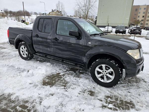 Grey Nissan Navara 2006 in Telschi, with an engine capacity of 2.50 L and mileage of 360 thousand km for 5700 €, photo 4 on AUTOMOTO.COM.LV