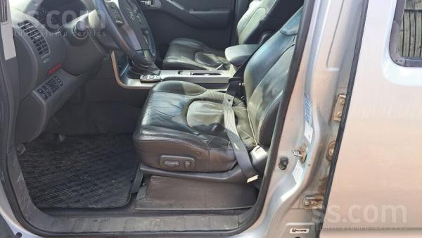 Nissan Navara 2006 Gulbene vietnē Pelēks Nissan Navara 2006 Gulbene, ar dzinēja tilpumu 2.50 L un nobraukumu 300 tūkst. km par 6700 €, foto 9 vietnē AUTOMOTO.COM.LV