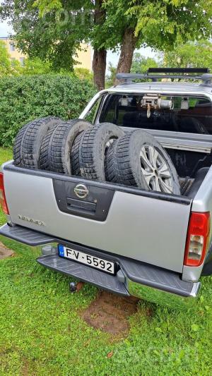 Pelēks Nissan Navara 2006 Gulbene, ar dzinēja tilpumu 2.50 L un nobraukumu 300 tūkst. km par 6700 €, foto 13 vietnē AUTOMOTO.COM.LV