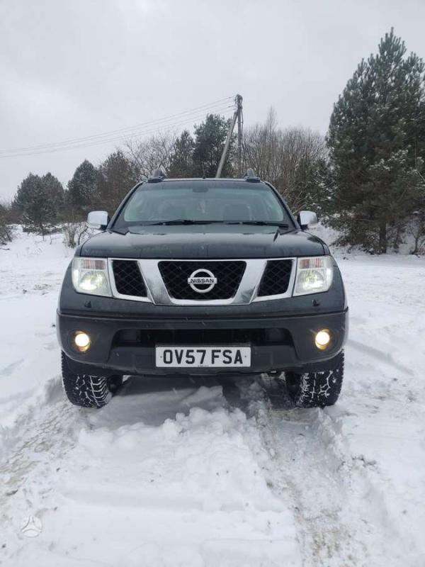 Grey Nissan Navara 2007 in Utena, with an engine capacity of 0.00 L and mileage of 125 thousand km for 4300 €, photo 3 on AUTOMOTO.COM.LV